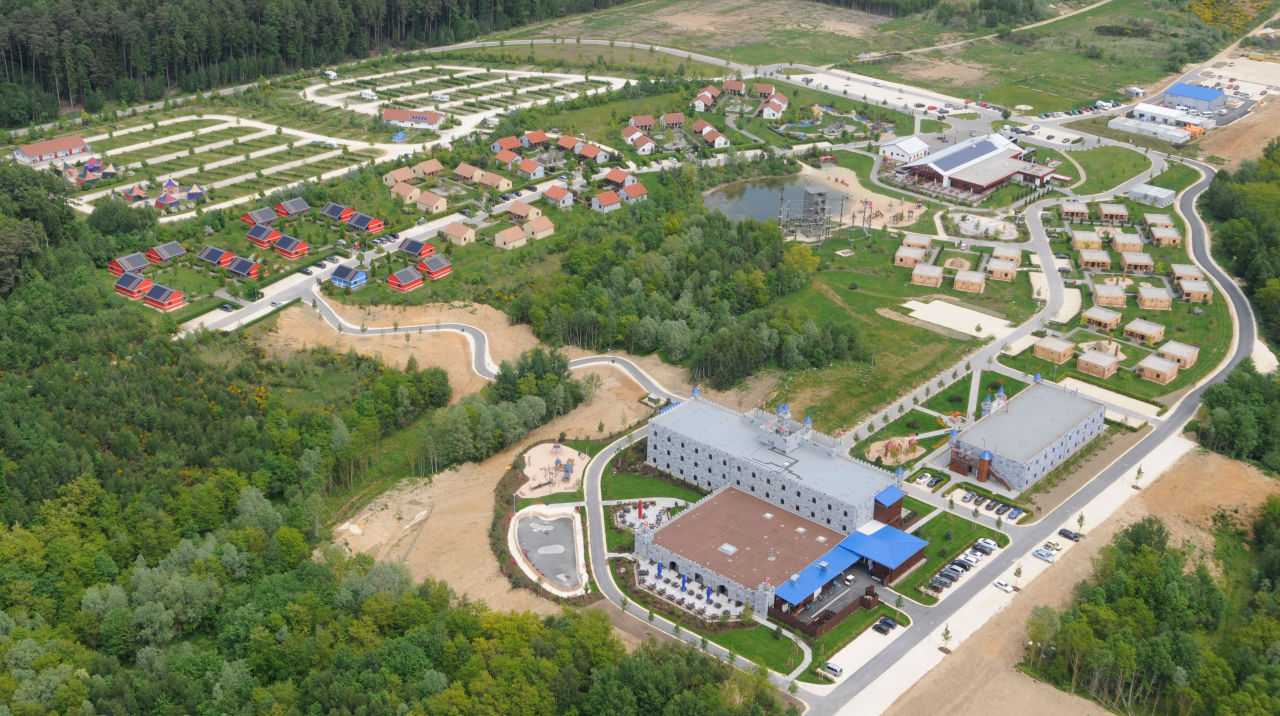 "Luftaufnahme LEGOLAND Feriendorf" LEGOLAND Feriendorf (Günzburg ...