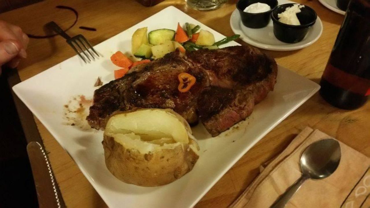 "Steak im Restaurant" Broken Spur Inn & Steakhouse (Torrey ...