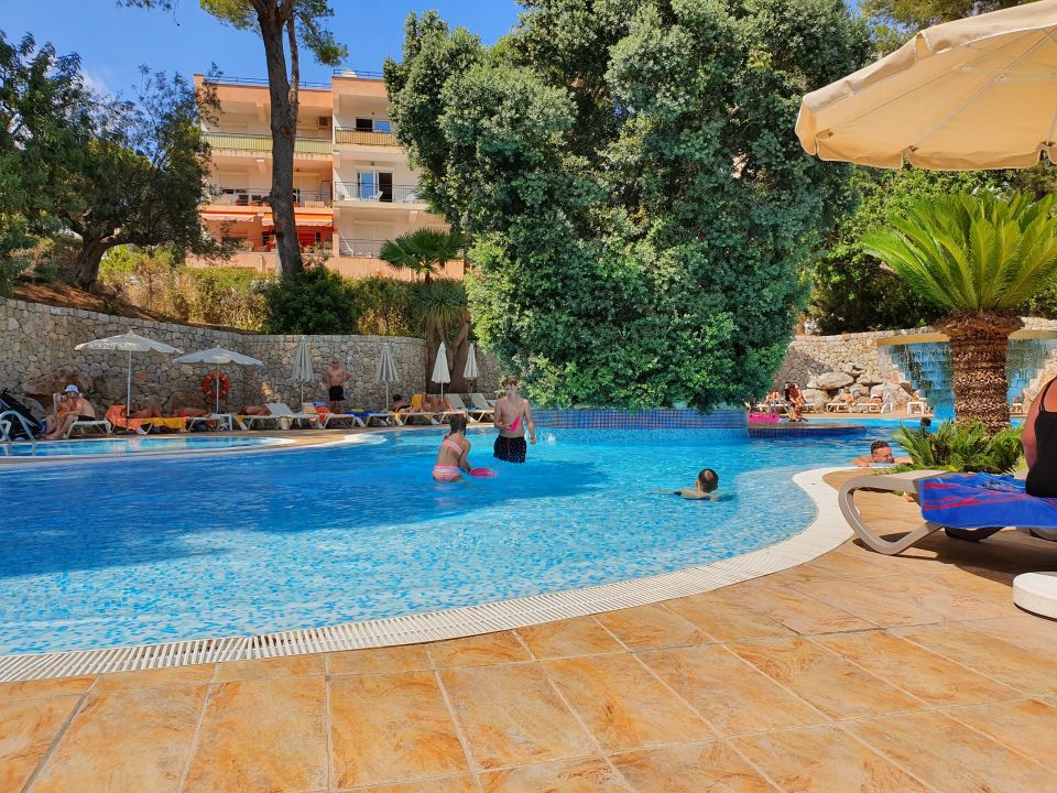 "Pool" allsun Hotel Cormoran (Peguera) • HolidayCheck (Mallorca | Spanien)