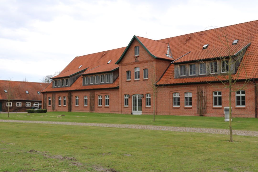 "Außenansicht" Golfhotel Schloss Lüdersburg (Lüdersburg) • HolidayCheck ...