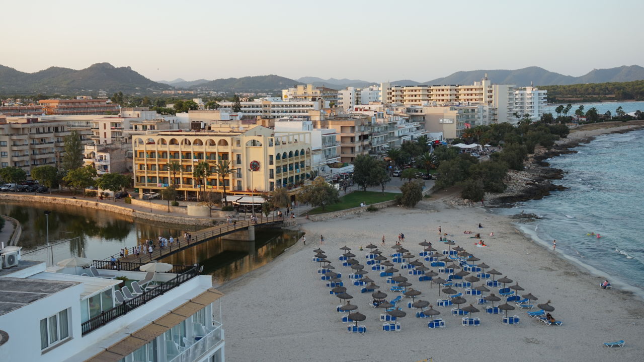 "Ausblick" Universal Hotel Perla (S'Illot / L'Illot) • HolidayCheck ...