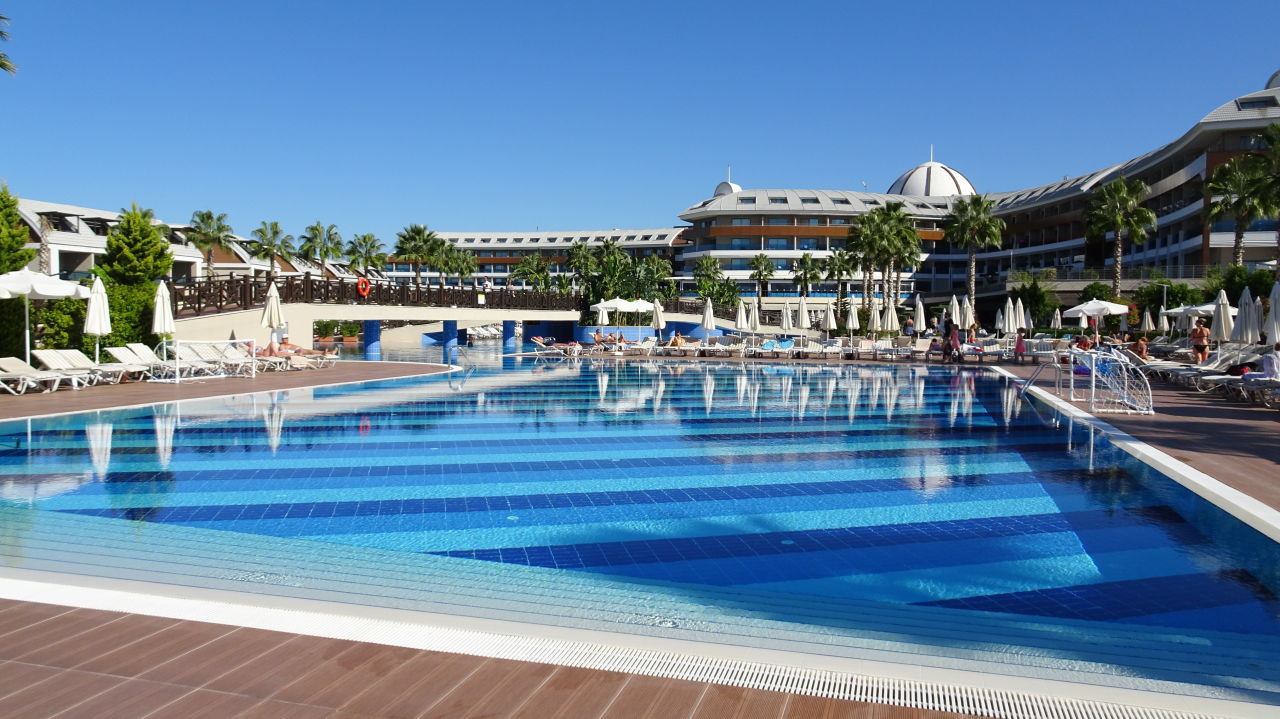 "Pool" TUI MAGIC LIFE Jacaranda (Side - Gündogdu) • HolidayCheck ...