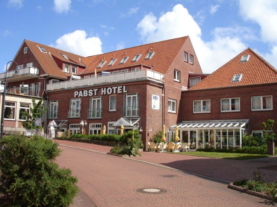 "Vorderansicht & Hoteleingang" Hotel Pabst (Juist) • HolidayCheck ...