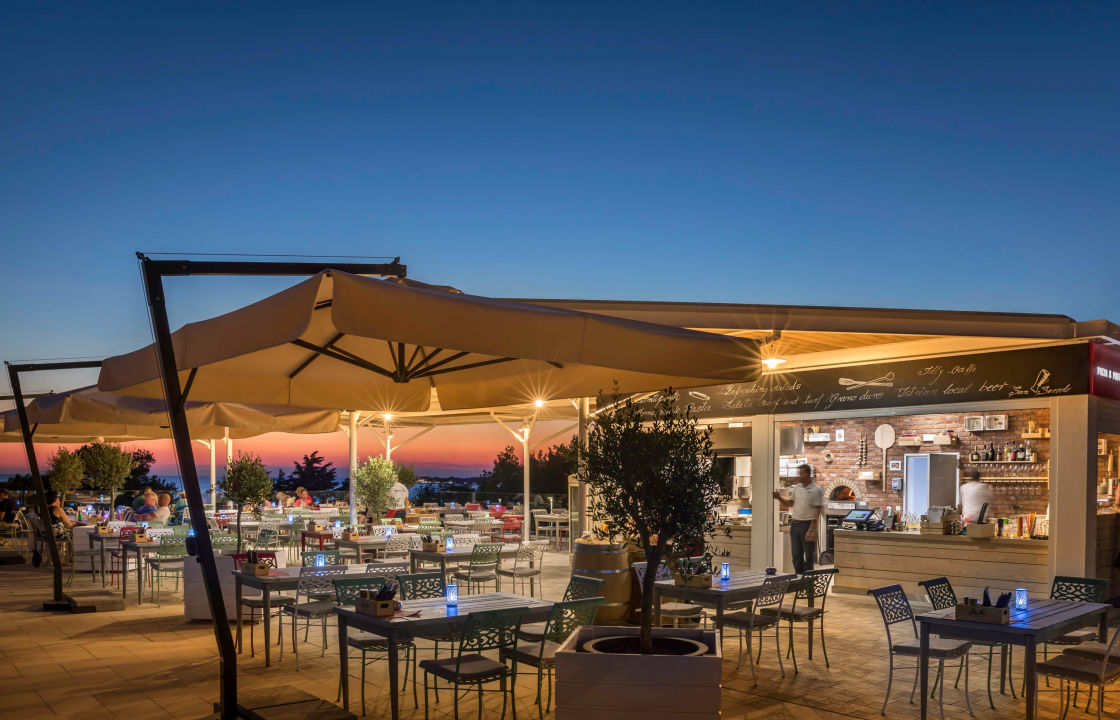 "Restaurant" Lanterna Premium Camping Resort by Valamar (Tar ...