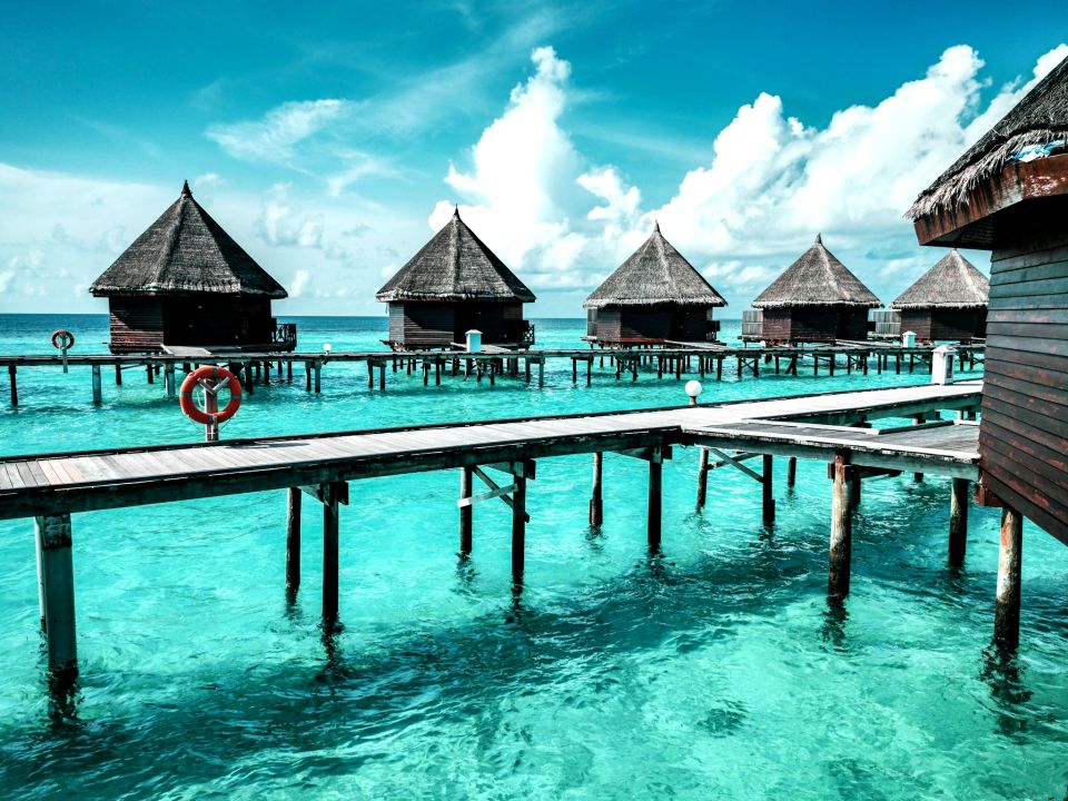 "Außenansicht" Angaga Island Resort (Vilamendhoo) • HolidayCheck (Alif ...