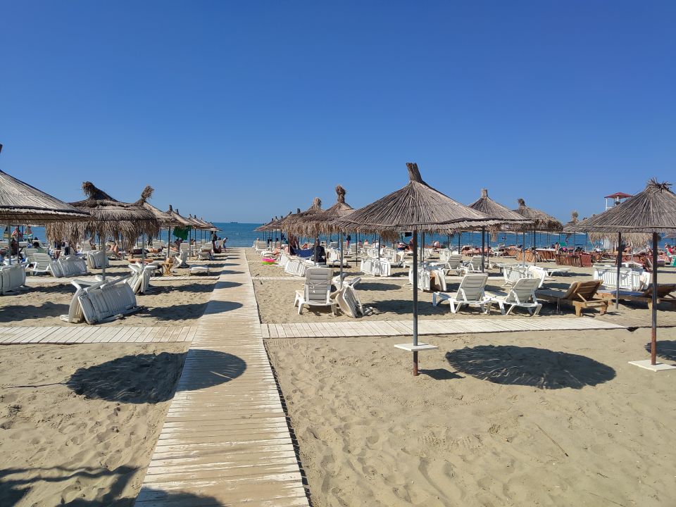 "Strand" Sandy Beach Resort (Kavajë) • HolidayCheck (Albanien | Albanien)