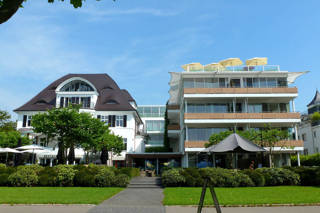 "Hotelgebäude vom See aus" RIVA - Das Hotel am Bodensee (Konstanz ...