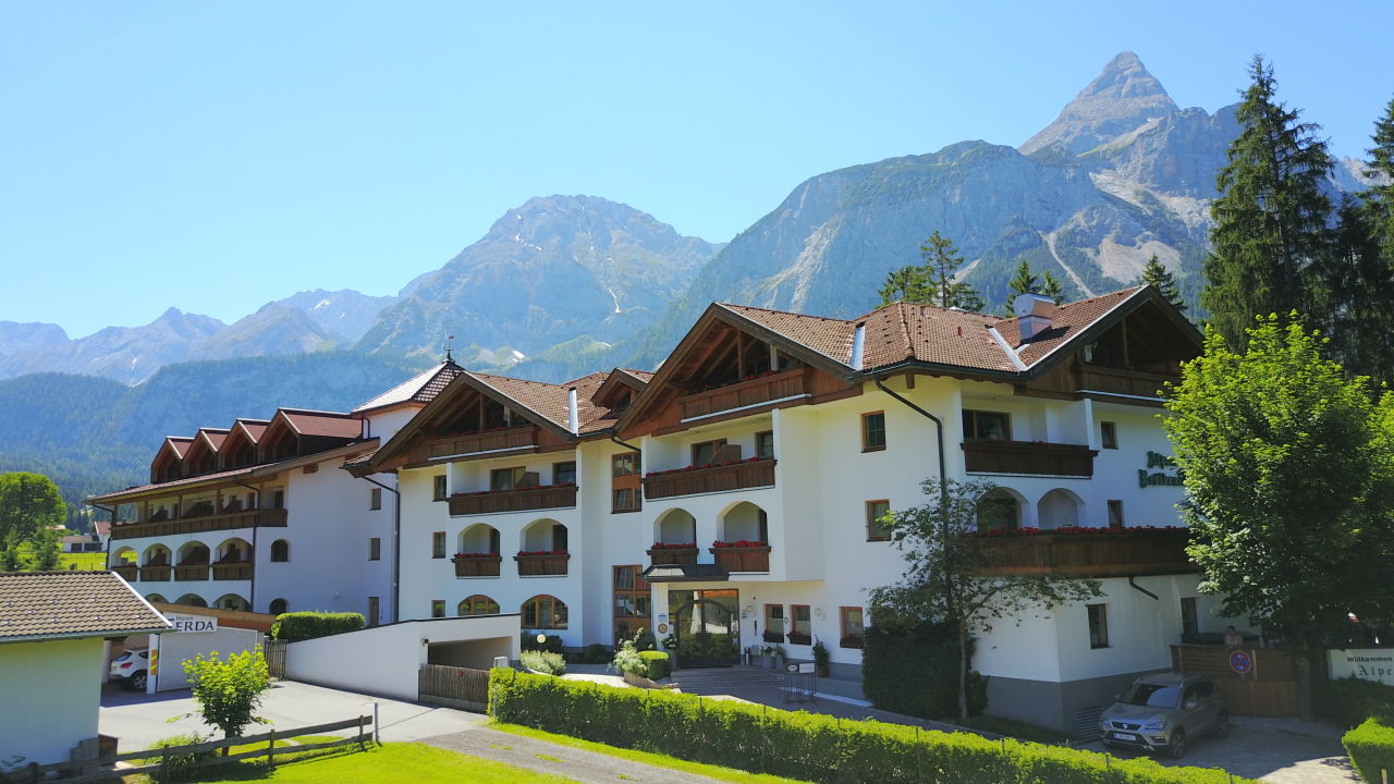 "Außenansicht" Hotel Alpen Residence (Ehrwald) • HolidayCheck (Tirol ...