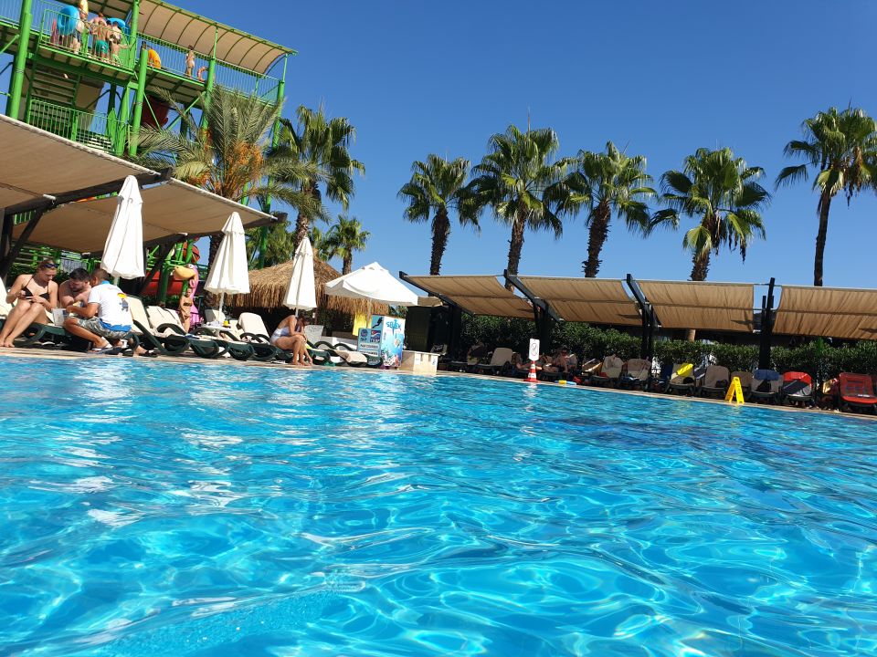 "Pool" Crystal Flora Beach Resort (Beldibi) • HolidayCheck (Türkische ...