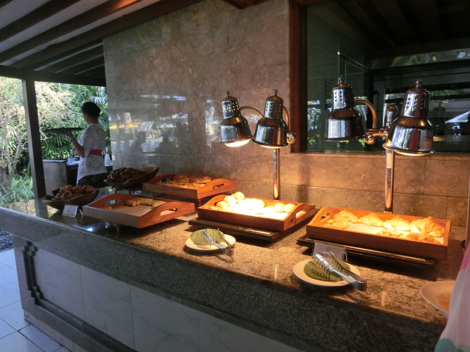 "Ein Teil des Buffet" Prama Sanur Beach Bali (Denpasar) • HolidayCheck ...