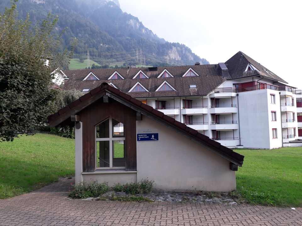 "Außenansicht" Hotel Swiss Holiday Park (Morschach) • HolidayCheck ...