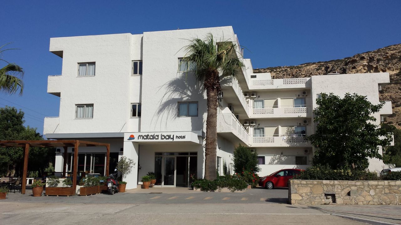 Bild "Blick in Richtung Strand" zu Matala Bay Hotel & Apartments in Matala