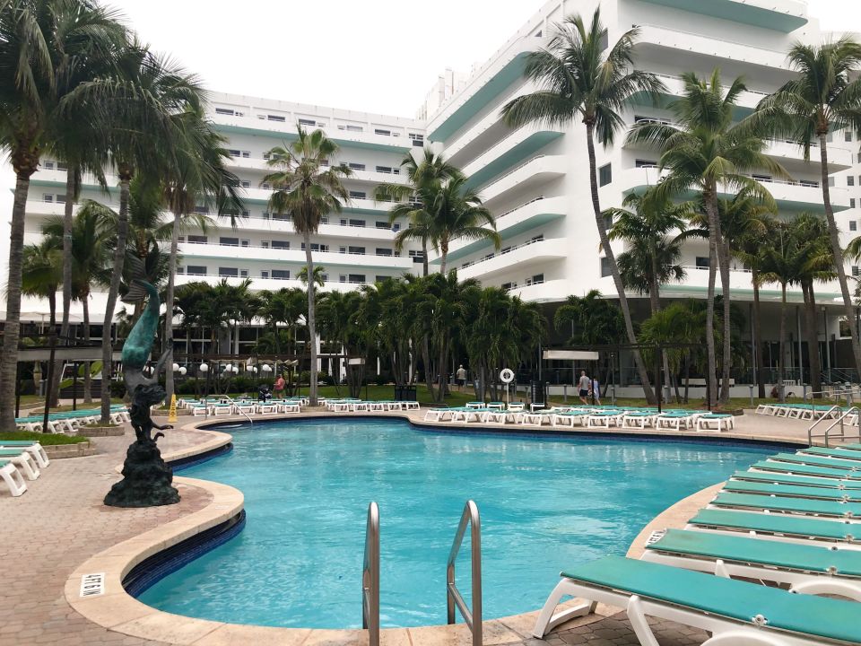 "Pool" Hotel Riu Plaza Miami Beach (Miami Beach) • HolidayCheck ...