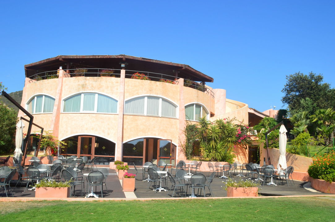 "All-inclusive Bar Außenbereich" Sant Elmo Beach Hotel (Castiadas ...