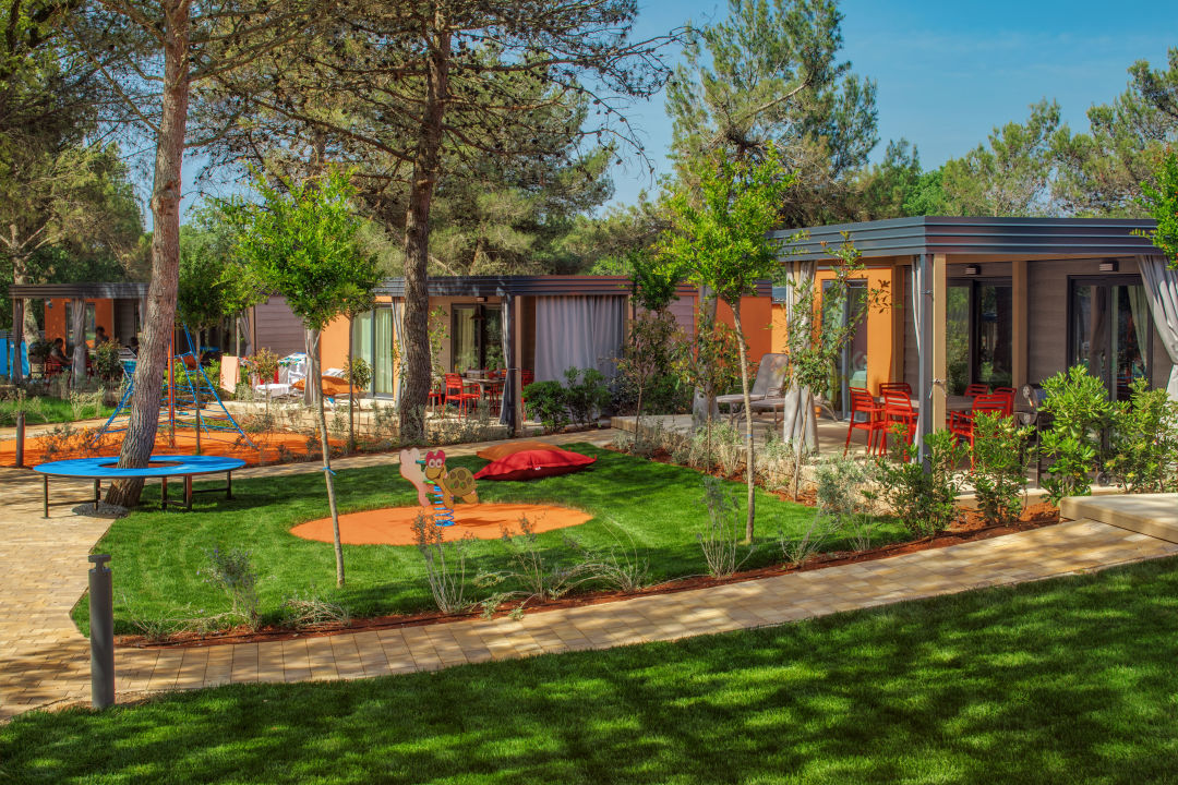 "Außenansicht" Lanterna Premium Camping Resort by Valamar (Tar ...