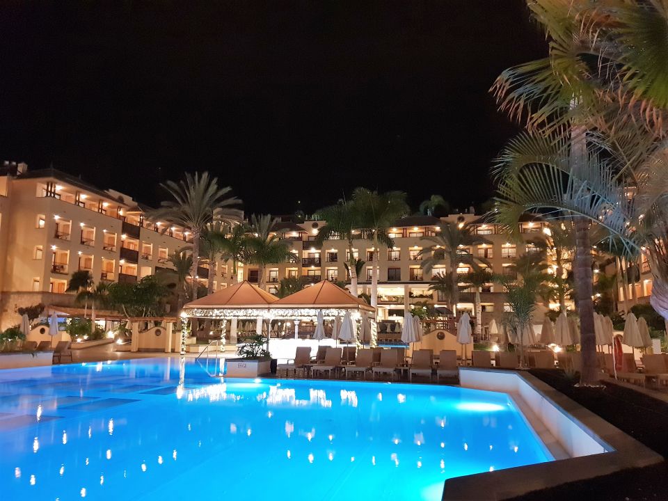 "Pool" GF Gran Costa Adeje (Costa Adeje) • HolidayCheck (Teneriffa ...