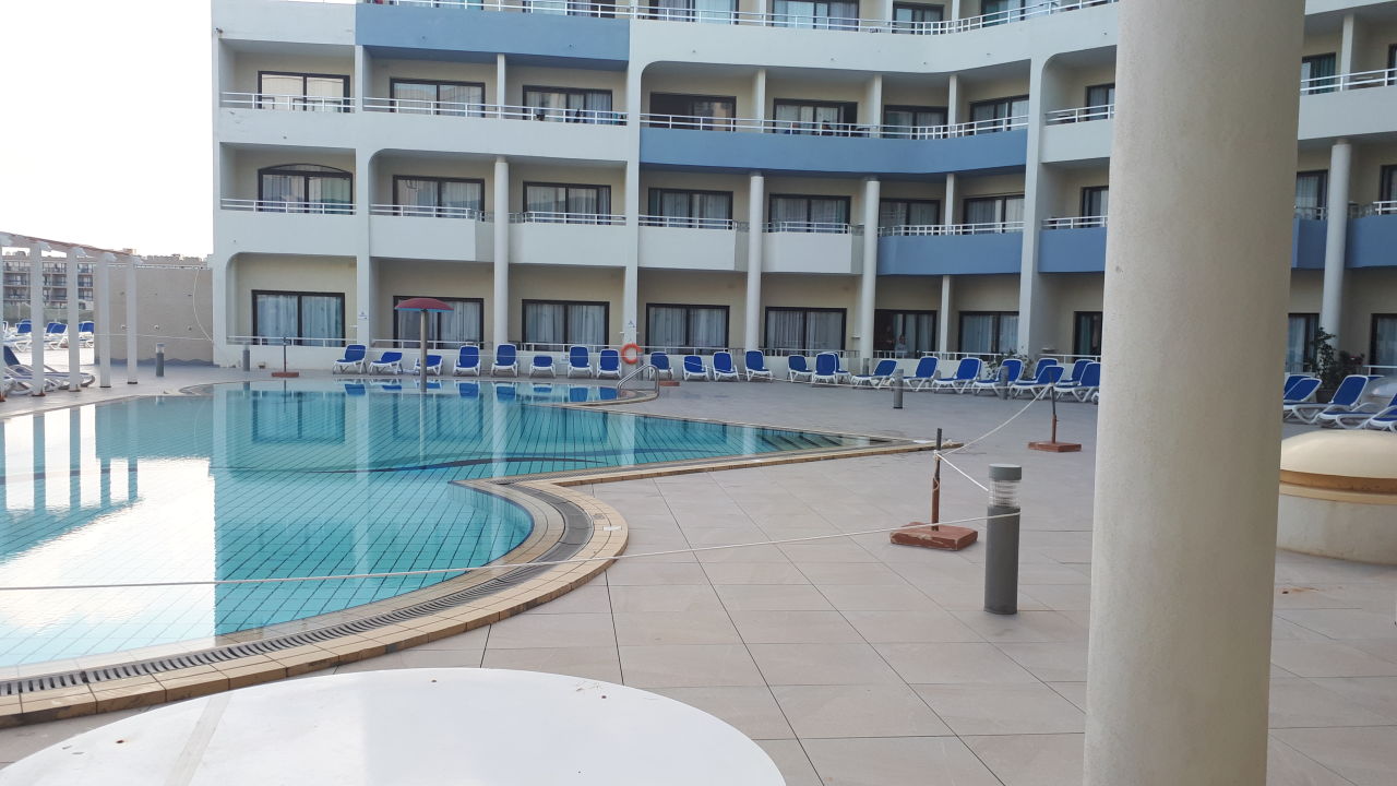 "Pool" LABRANDA Riviera Hotel & Spa (Mellieha) • HolidayCheck ...