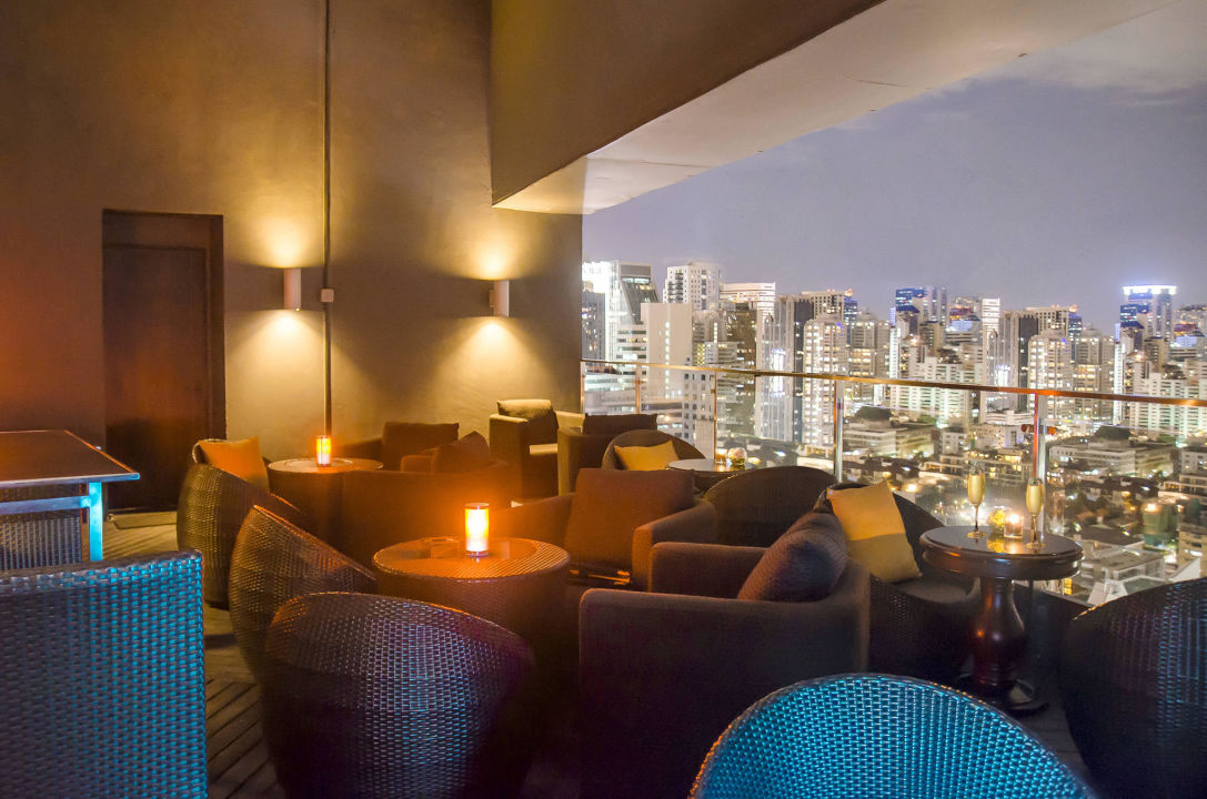 "Maya Rooftop Restaurant and Bar" Holiday Inn Hotel Bangkok Sukhumvit ...