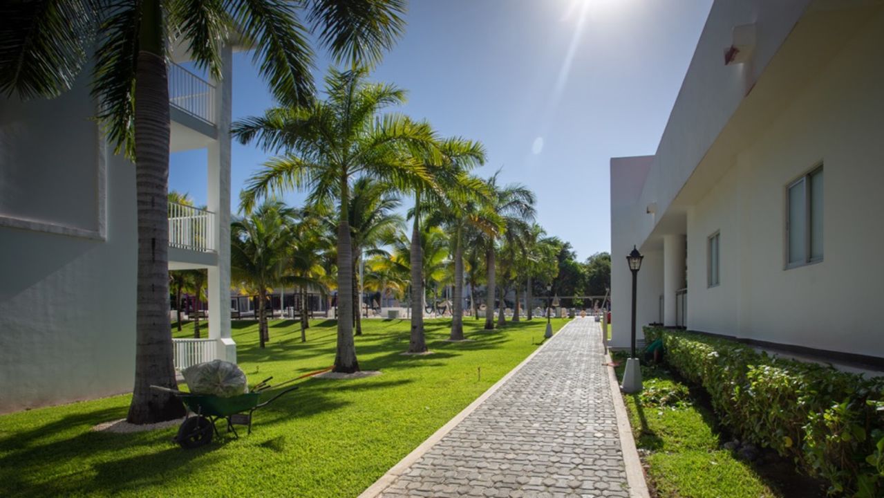 "Außenansicht" Hotel Riu Yucatan (Playa del Carmen / Playacar ...