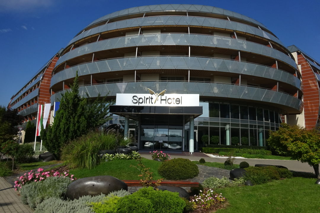 "Außenansicht" Spirit Hotel Thermal Spa (Sarvar) • HolidayCheck ...