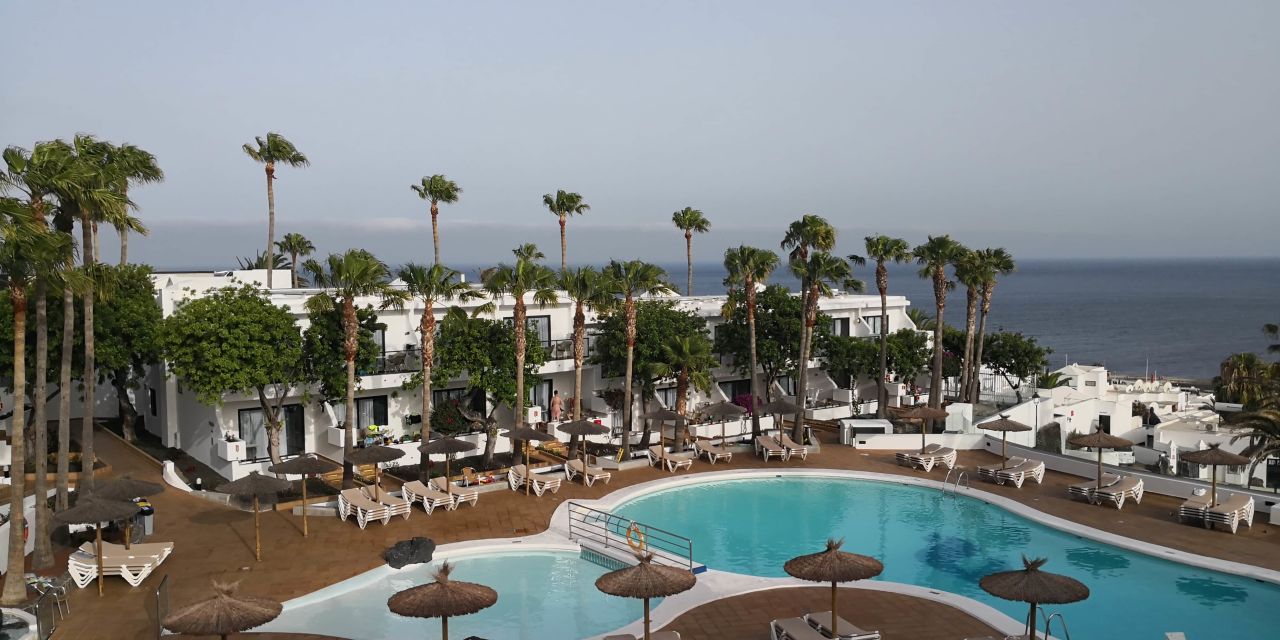 "Pool" Hotel THB Flora (Puerto del Carmen) • HolidayCheck (Lanzarote ...