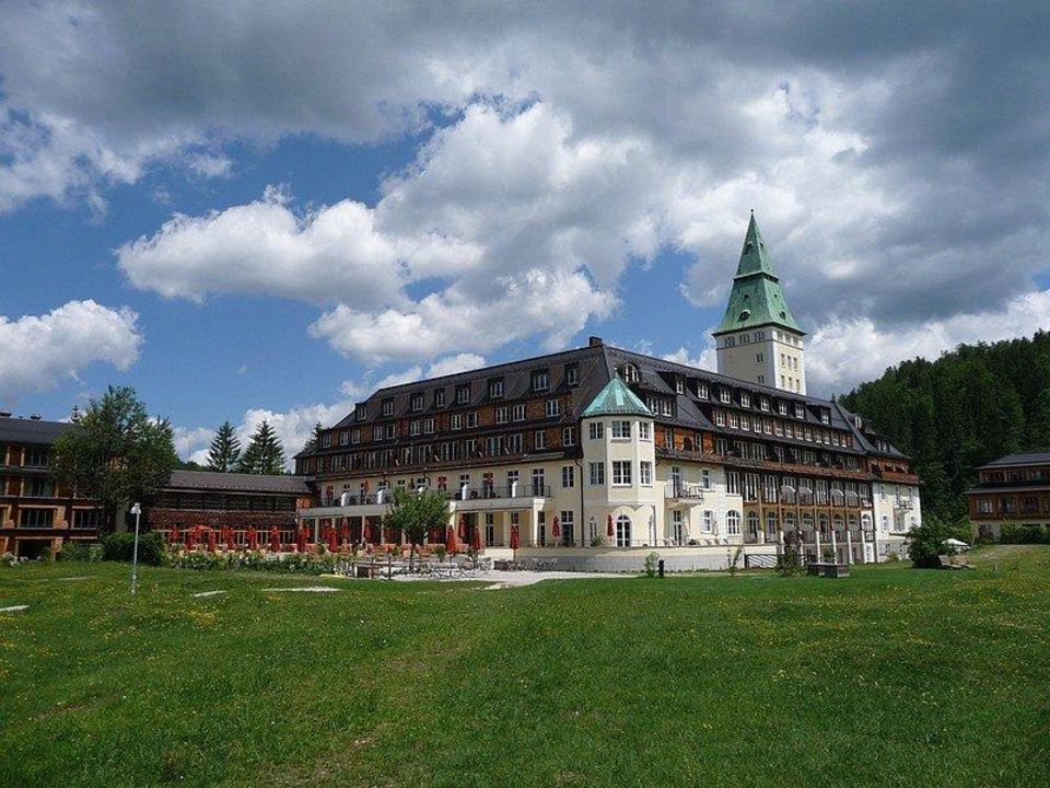 "Elman" Schloss Elmau - Luxury Spa Retreat & Cultural Hideaway (Krün ...
