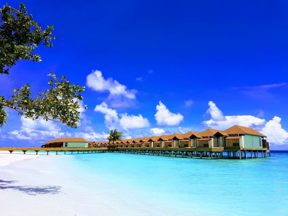 "Außenansicht" Reethi Faru Resort (Ugoofaaru) • HolidayCheck (Raa Atoll ...