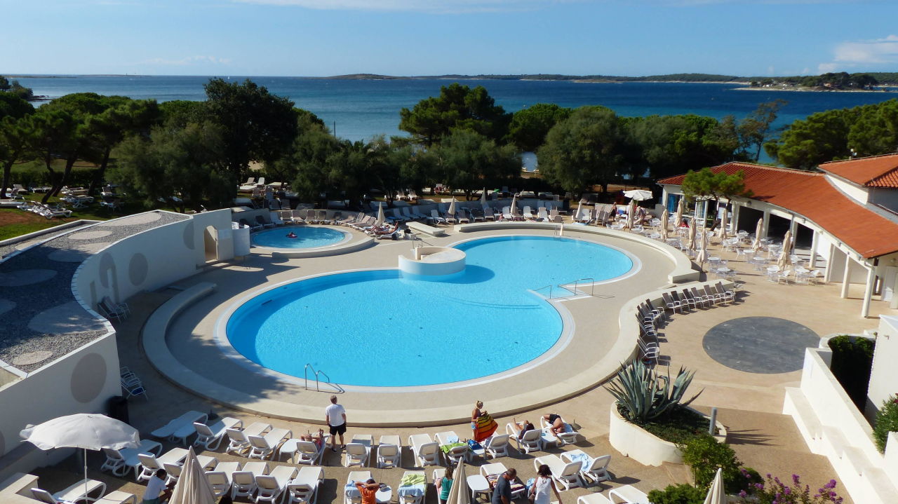 "Frühstück mit Pool-und Meerblick" Park Plaza Belvedere Medulin ...