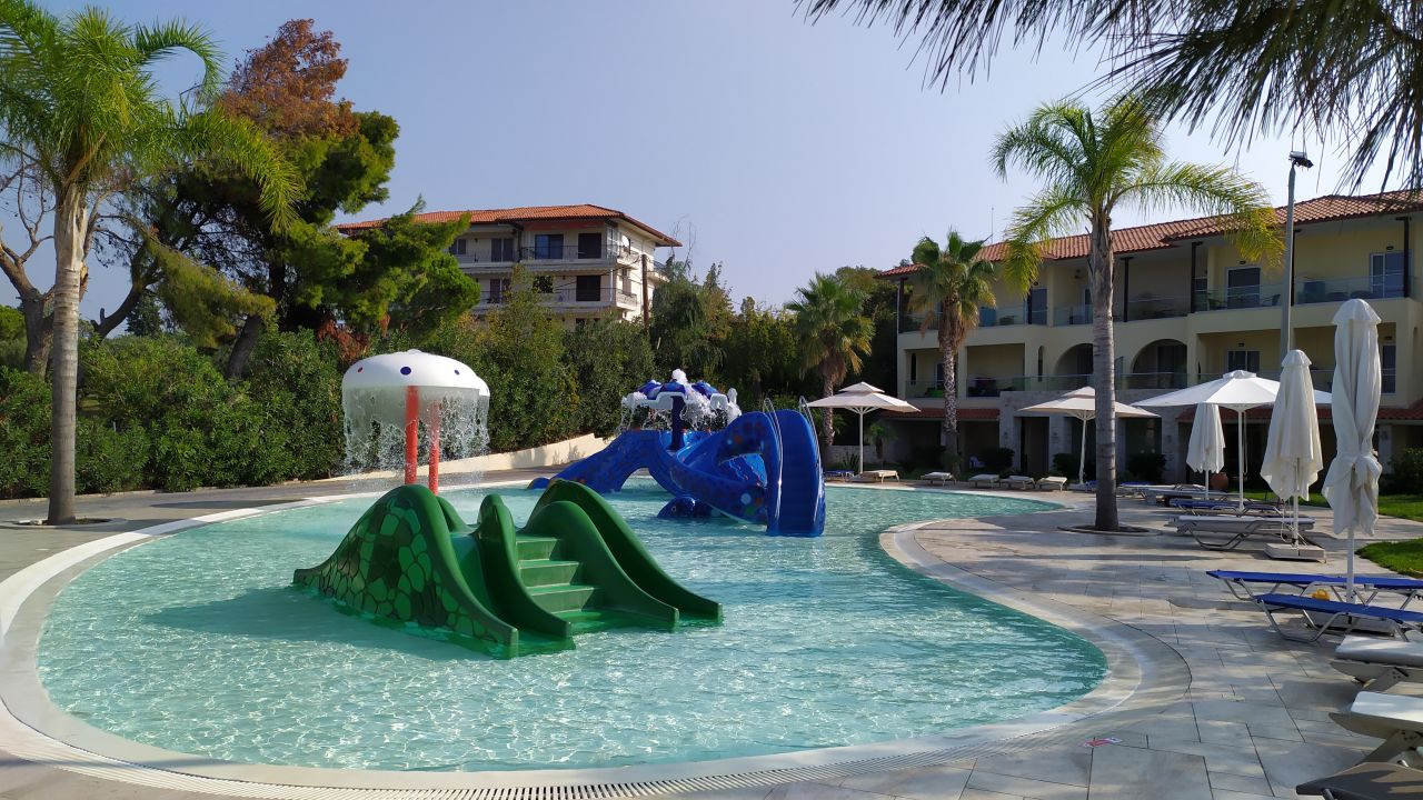 "Pool" Hotel Portes Beach (Nea Potidea) • HolidayCheck (Chalkidiki ...