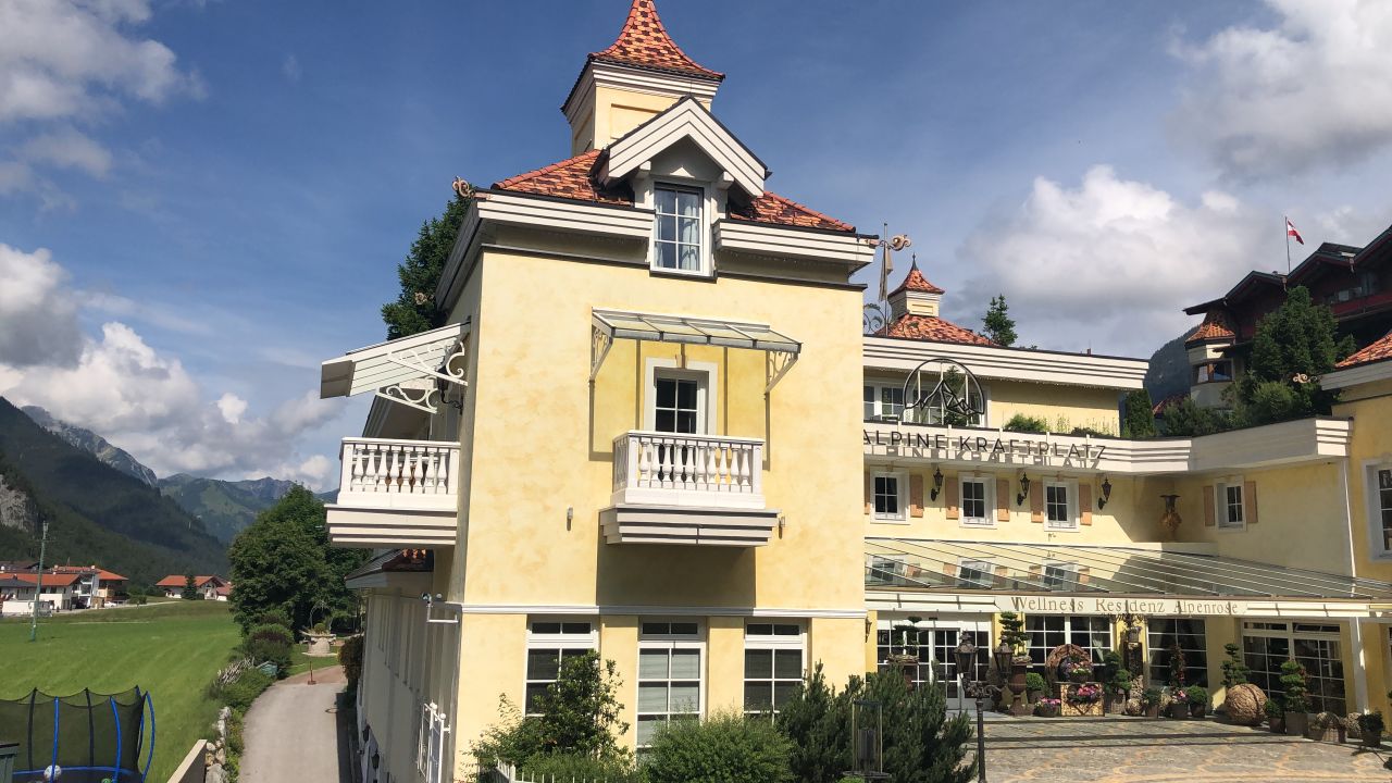 "Außenansicht" Alpenrose Wellnessresidenz (Maurach) • HolidayCheck ...