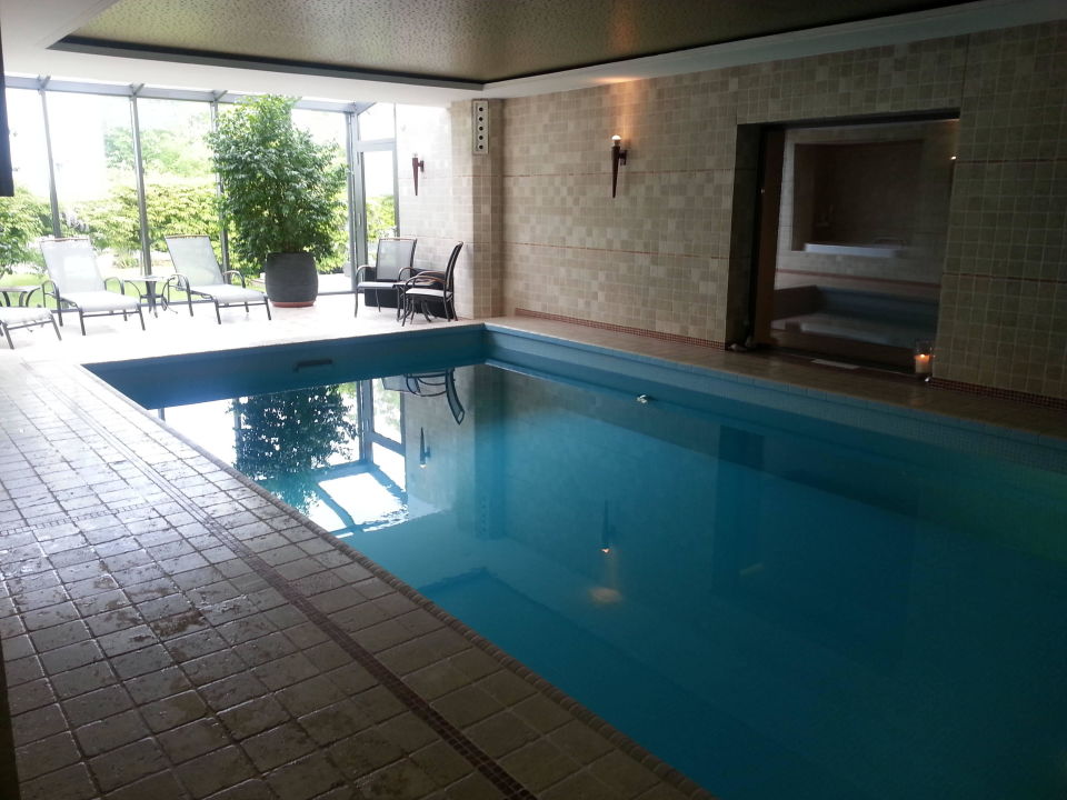 Villa Hugel Schwimmbad