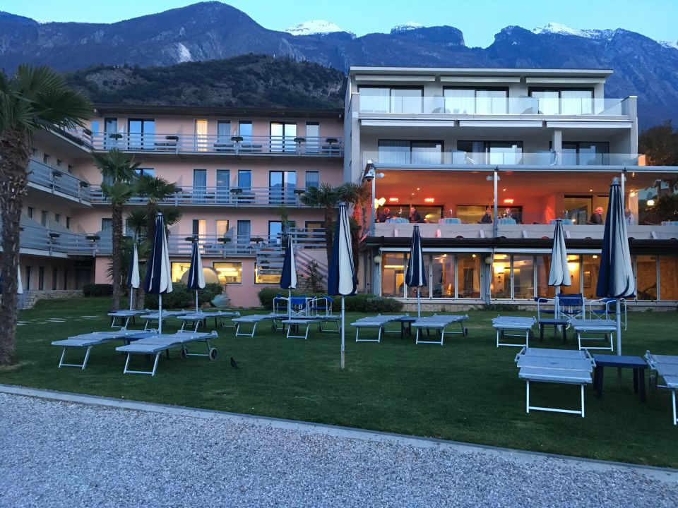 "Außenansicht" Hotel Castello Lake Front (Malcesine) • HolidayCheck ...