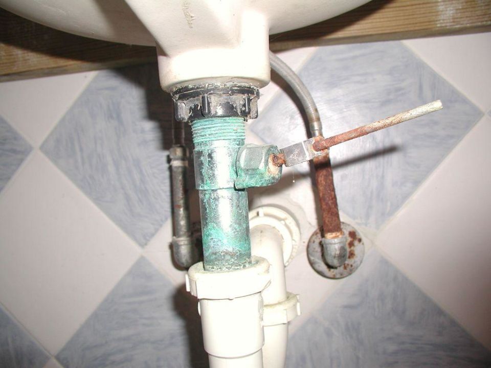 Bild "Waschbecken Abfluss im Bad" zu Hotel Luperon Beach Resort in Luperon
