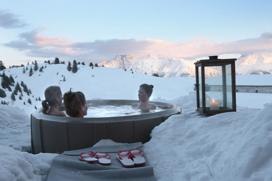"Whirlpool im Schnee" Berghotel Hamilton Lodge (Blatten bei Naters ...