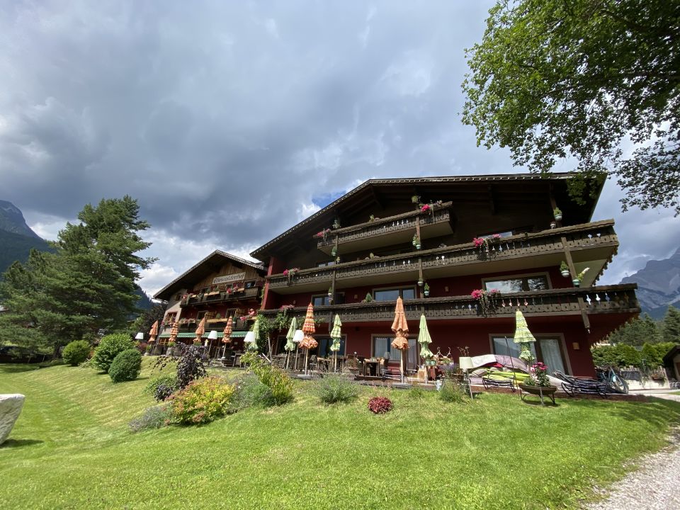 "Außenansicht" Hotel Ehrwalderhof (Ehrwald) • HolidayCheck (Tirol ...