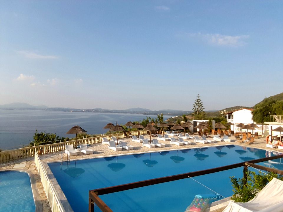 "Ausblick" Hotel Pantokrator (Barbati / Mparmpati) • HolidayCheck ...