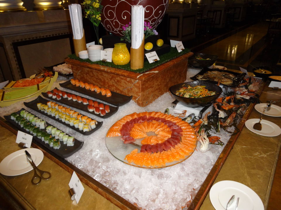 "Reichhaltiges Buffet" Jumeirah Zabeel Saray (Dubai) • HolidayCheck ...