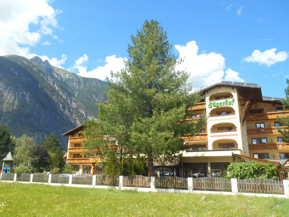 "Außenansicht" Hotel Jägerhof (Zams) • HolidayCheck (Tirol | Österreich)