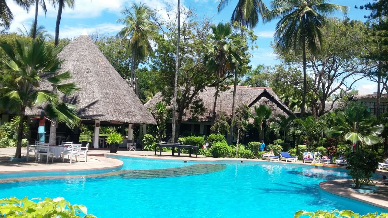 "Pool" Kilifi Bay Beach Resort (Kilifi) • HolidayCheck (Provinz Coast ...