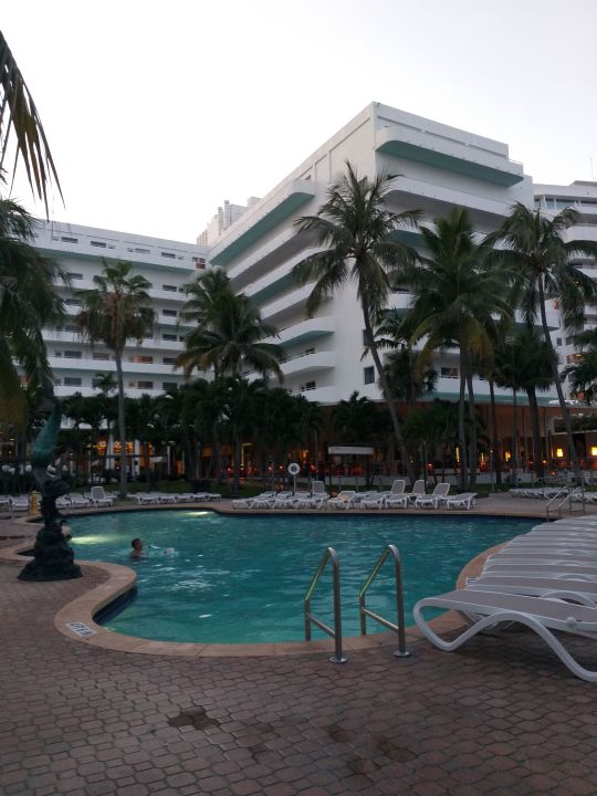"Pool" Hotel Riu Plaza Miami Beach (Miami Beach) • HolidayCheck ...