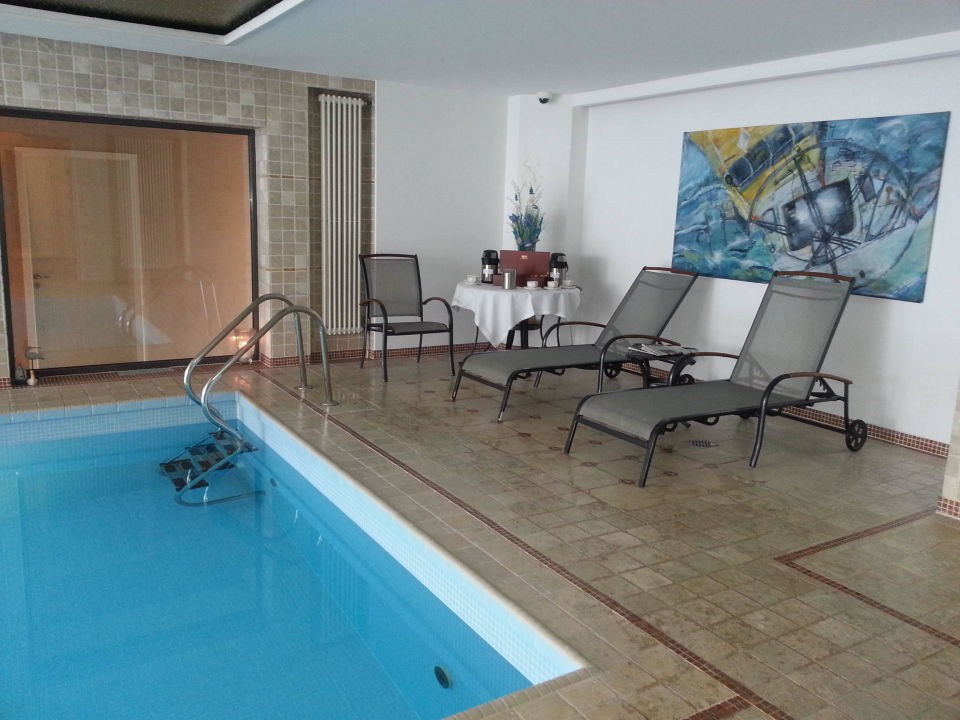 Villa Hugel Schwimmbad