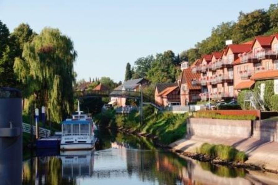 "Hotel Hafen mit Fahrgastschiff Hilde" Hotel Hafen Hitzacker (Elbe ...