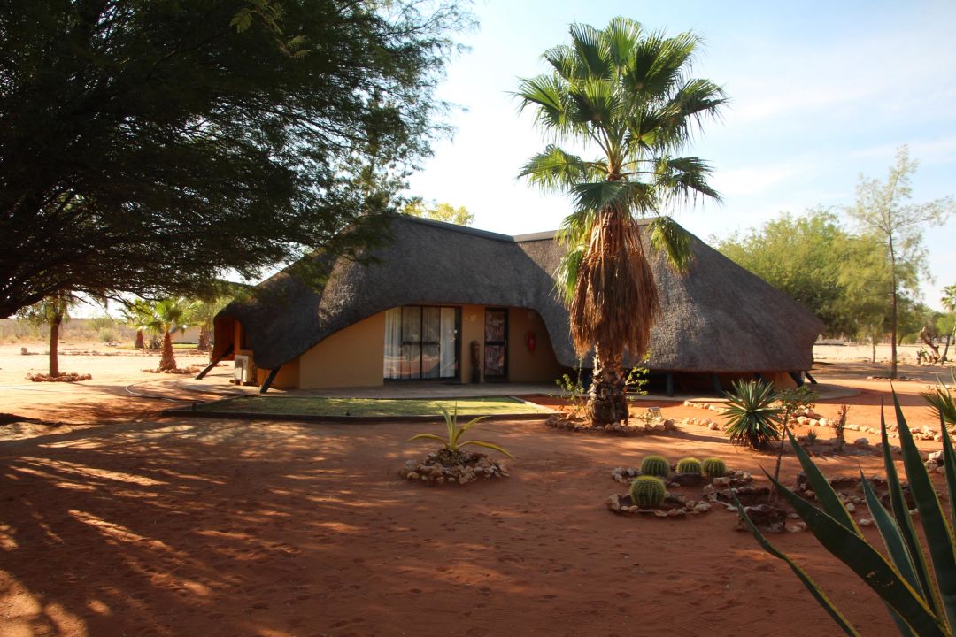 "Außenansicht" Bitterwasser Lodge & Flying Centre (Hoachanas ...
