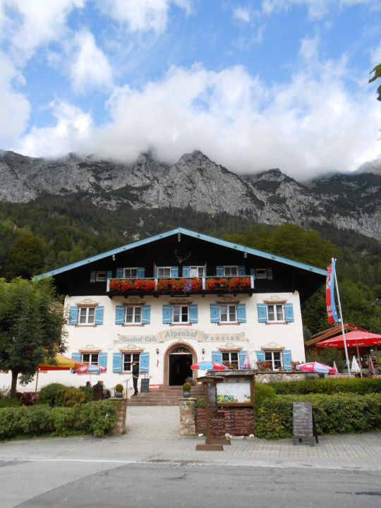 "Umrahmt von Bergen" Gasthof Alpenhof am Hintersee (Ramsau ...