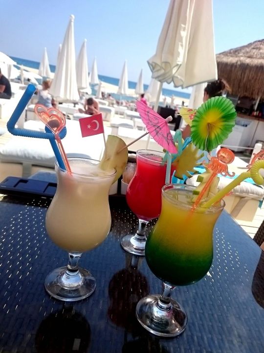 "Cocktails am Strand." Hotel Selenium (Side) • HolidayCheck (Türkische ...