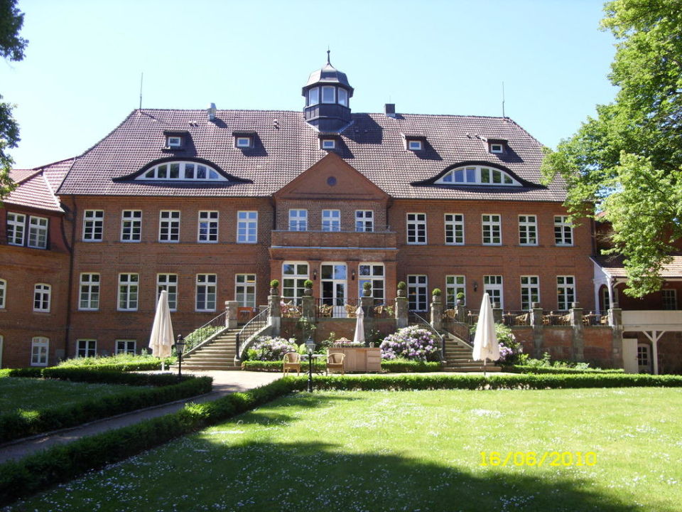 "Hotel von der Parkseite" Schlosshotel Basthorst (Gneven ...