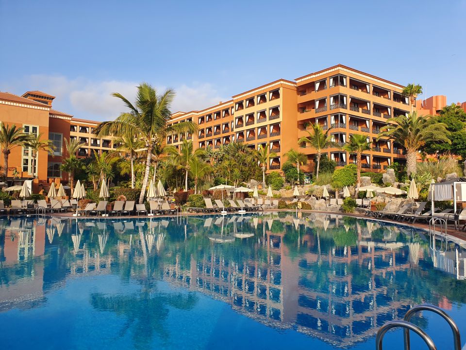 "Pool" Hotel H10 Costa Adeje Palace (La Caleta de Adeje) • HolidayCheck (Teneriffa | Spanien)