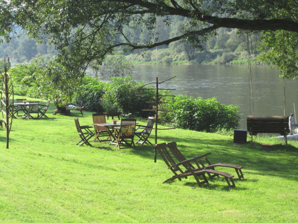 "Liegewiese an der Elbe" Bio & Nationalparkhotel Helvetia (Bad Schandau ...