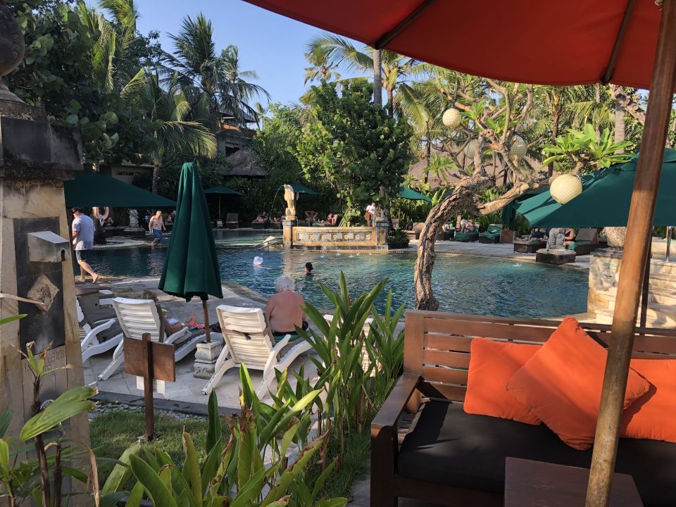 "Pool" Legian Beach Hotel (Legian) • HolidayCheck (Bali | Indonesien)