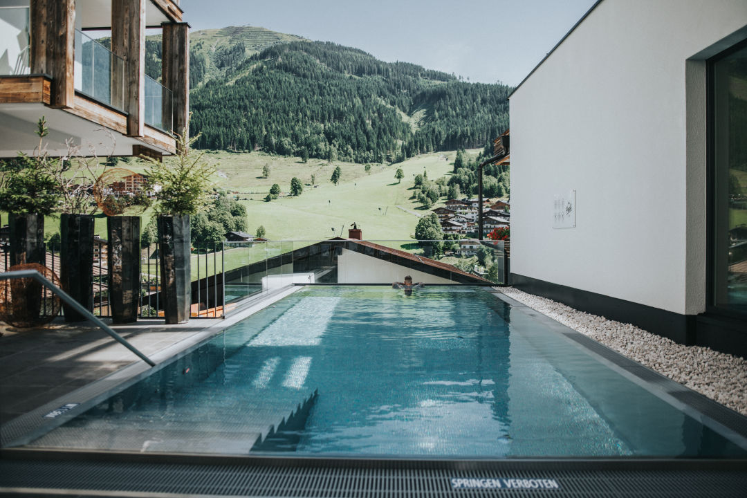 "Pool" Adler Resort (Saalbach-Hinterglemm) • HolidayCheck (Salzburger ...